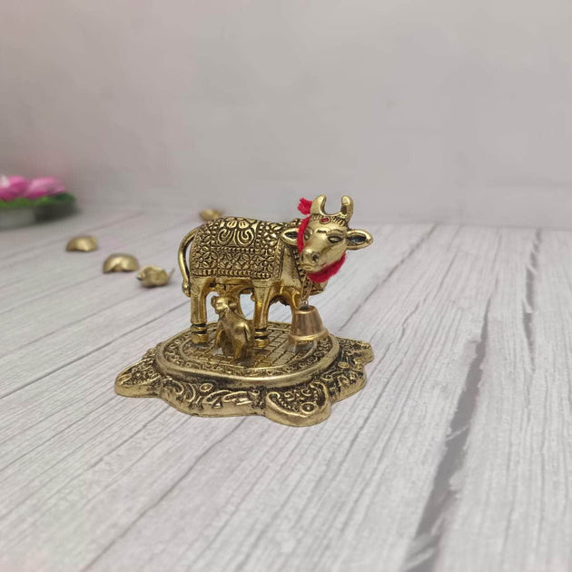Lakshmi Cow&Calf 2" gold – onesilver.in