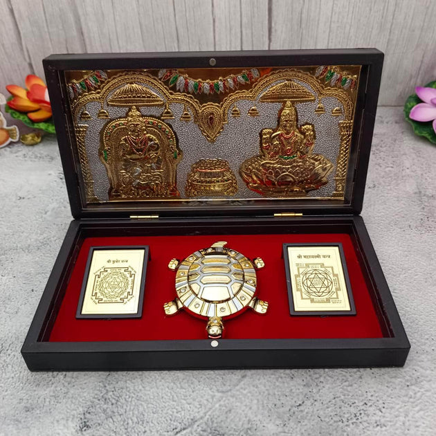 Kubera Lakshmi Gift Box 8x4 – onesilver.in