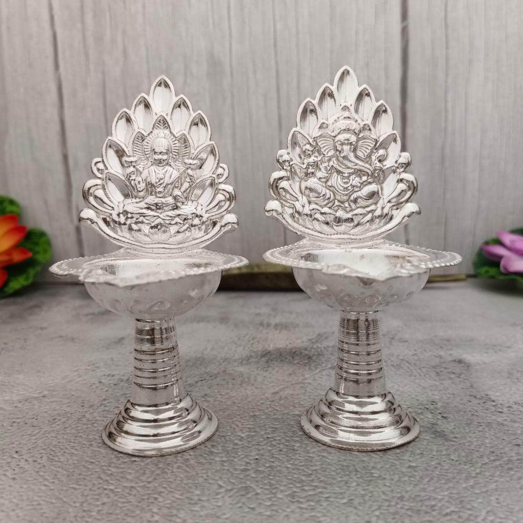 Leaf Ganesh Lakshmi Tube Diya – onesilver.in