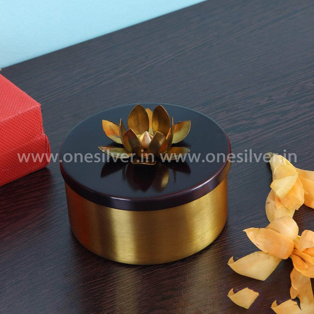 Brass Classic Supari Box 4.5" – onesilver.in