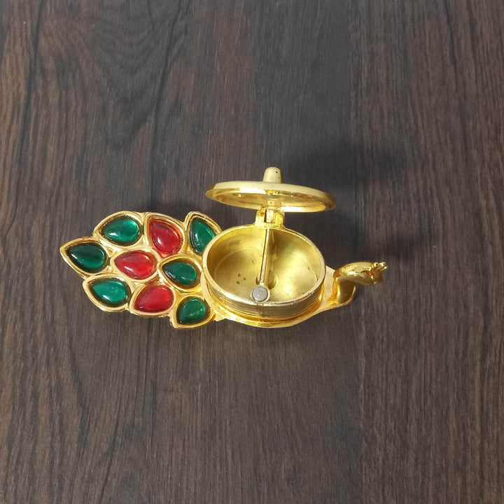 Kumkum Peacock Wings Dabbi Goldish – onesilver.in